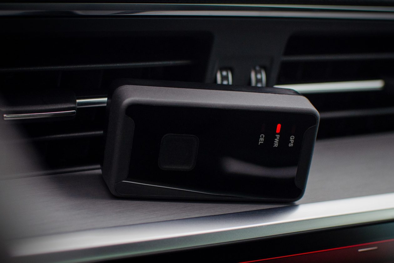 À QUOI RESSEMBLE UN TRACEUR DE VOTIRUE GPS? - CarLock Blog